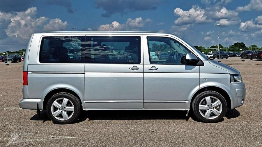 Grey Volkswagen Multivan 2014 in Vilnius, with an engine capacity of 2.00 L and mileage of 260 thousand km for 19300 €, photo 8 on AUTOMOTO.COM.LV