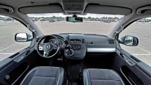Grey Volkswagen Multivan 2014 in Vilnius, with an engine capacity of 2.00 L and mileage of 260 thousand km for 19300 €, photo 21 on AUTOMOTO.COM.LV
