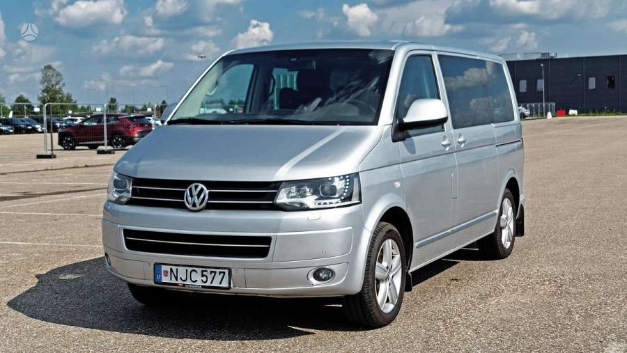 Pelēks Volkswagen Multivan 2014 Viļņa, ar dzinēja tilpumu 2.00 L un nobraukumu 260 tūkst. km par 18900 €, foto 1 vietnē AUTOMOTO.COM.LV