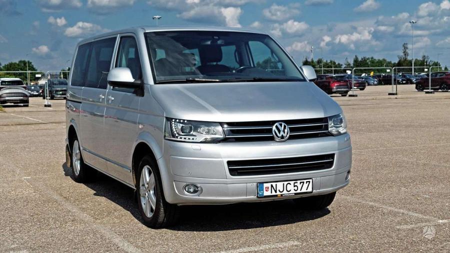 Pelēks Volkswagen Multivan 2014 Viļņa, ar dzinēja tilpumu 2.00 L un nobraukumu 260 tūkst. km par 18900 €, foto 3 vietnē AUTOMOTO.COM.LV