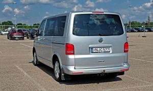 Pelēks Volkswagen Multivan 2014 Viļņa, ar dzinēja tilpumu 2.00 L un nobraukumu 260 tūkst. km par 18900 €, foto 4 vietnē AUTOMOTO.COM.LV