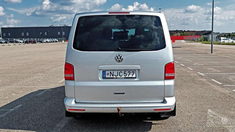 Pelēks Volkswagen Multivan 2014 Viļņa, ar dzinēja tilpumu 2.00 L un nobraukumu 260 tūkst. km par 18900 €, foto 7 vietnē AUTOMOTO.COM.LV