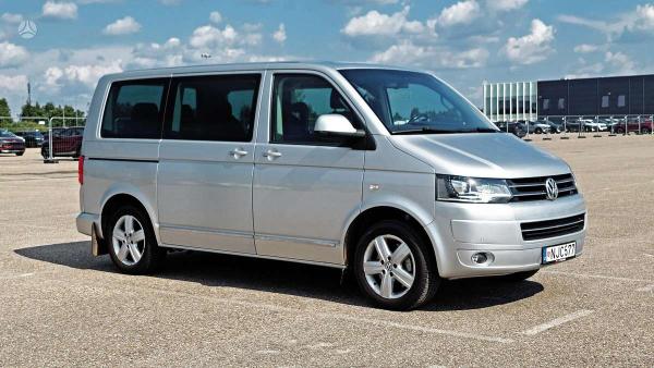 Pelēks Volkswagen Multivan 2014 Viļņa, ar dzinēja tilpumu 2.00 L un nobraukumu 260 tūkst. km par 18900 €, foto 10 vietnē AUTOMOTO.COM.LV