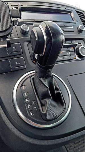 Pelēks Volkswagen Multivan 2014 Viļņa, ar dzinēja tilpumu 2.00 L un nobraukumu 260 tūkst. km par 18900 €, foto 15 vietnē AUTOMOTO.COM.LV