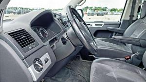 Pelēks Volkswagen Multivan 2014 Viļņa, ar dzinēja tilpumu 2.00 L un nobraukumu 260 tūkst. km par 18900 €, foto 17 vietnē AUTOMOTO.COM.LV