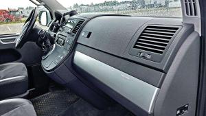 Pelēks Volkswagen Multivan 2014 Viļņa, ar dzinēja tilpumu 2.00 L un nobraukumu 260 tūkst. km par 18900 €, foto 19 vietnē AUTOMOTO.COM.LV