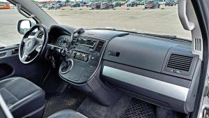 Pelēks Volkswagen Multivan 2014 Viļņa, ar dzinēja tilpumu 2.00 L un nobraukumu 260 tūkst. km par 18900 €, foto 20 vietnē AUTOMOTO.COM.LV