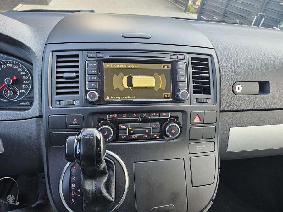 Grey Volkswagen Multivan 2015 in Prienai, with an engine capacity of 1.97 L and mileage of 167 thousand km for 18500 €, photo 11 on AUTOMOTO.COM.LV