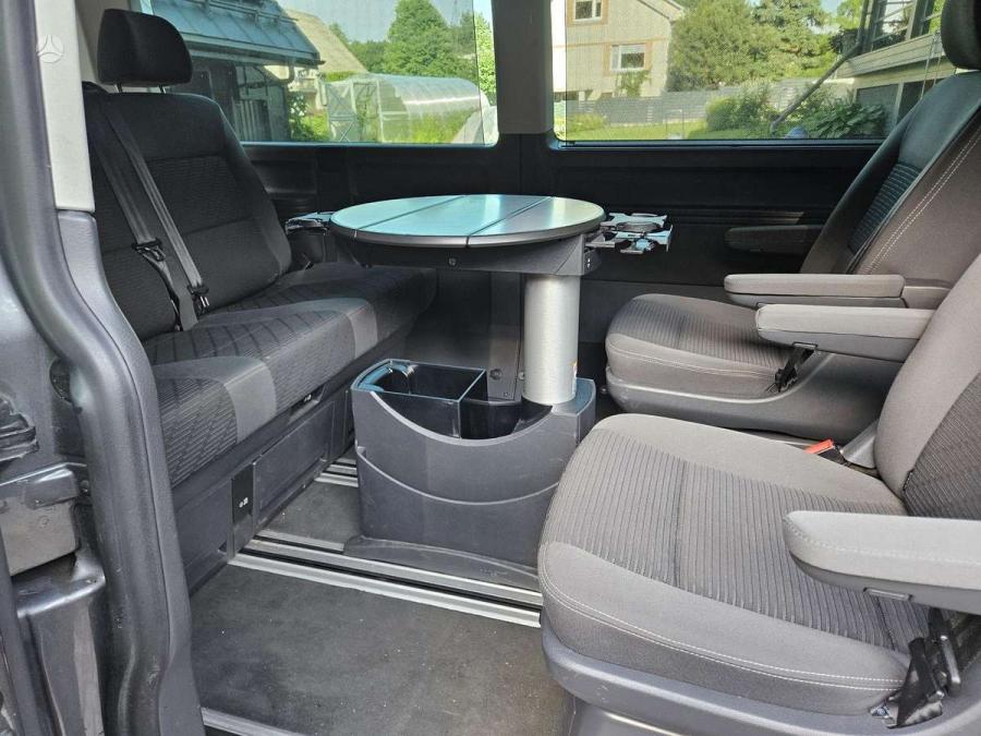 Grey Volkswagen Multivan 2015 in Prienai, with an engine capacity of 1.97 L and mileage of 167 thousand km for 18500 €, photo 23 on AUTOMOTO.COM.LV