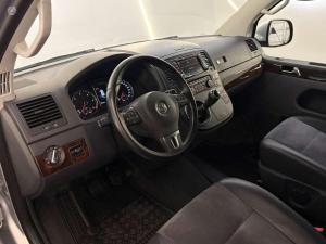 Pelēks Volkswagen Multivan 2015 Marijampole, ar dzinēja tilpumu 1.97 L un nobraukumu 259 tūkst. km par 17450 €, foto 3 vietnē AUTOMOTO.COM.LV