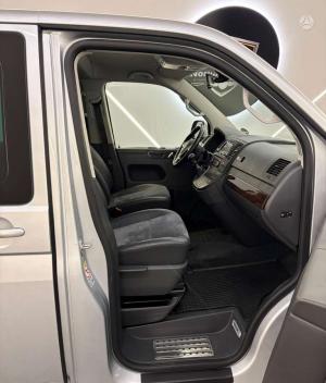 Pelēks Volkswagen Multivan 2015 Marijampole, ar dzinēja tilpumu 1.97 L un nobraukumu 259 tūkst. km par 17450 €, foto 18 vietnē AUTOMOTO.COM.LV