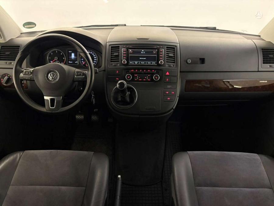 Pelēks Volkswagen Multivan 2015 Marijampole, ar dzinēja tilpumu 1.97 L un nobraukumu 259 tūkst. km par 17450 €, foto 20 vietnē AUTOMOTO.COM.LV