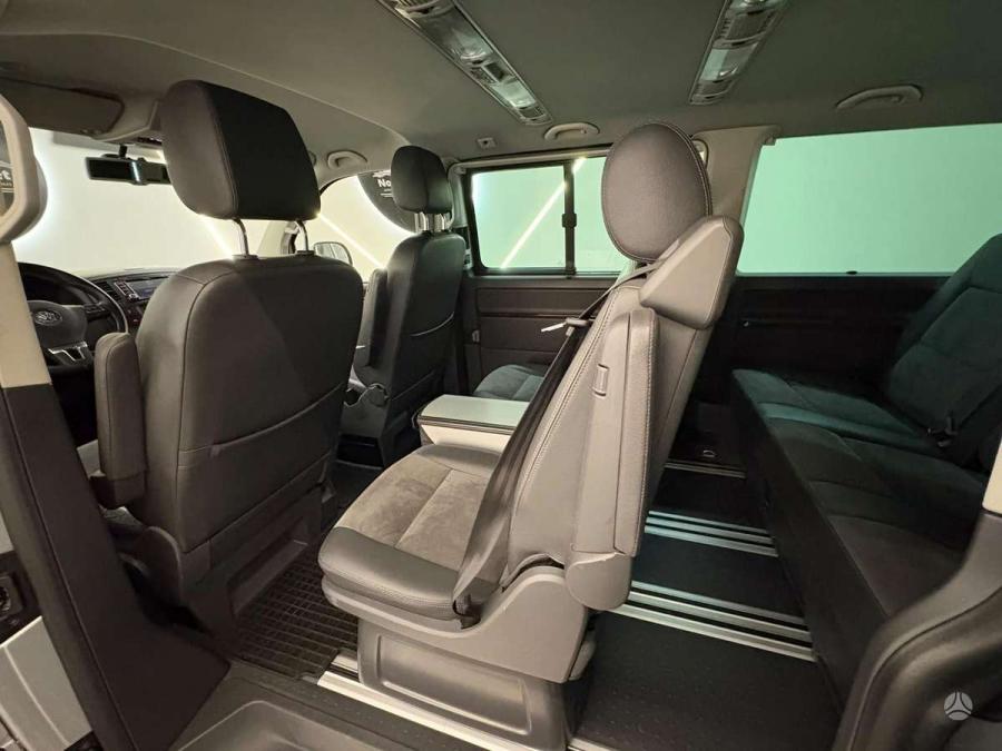 Pelēks Volkswagen Multivan 2015 Marijampole, ar dzinēja tilpumu 1.97 L un nobraukumu 259 tūkst. km par 17450 €, foto 24 vietnē AUTOMOTO.COM.LV
