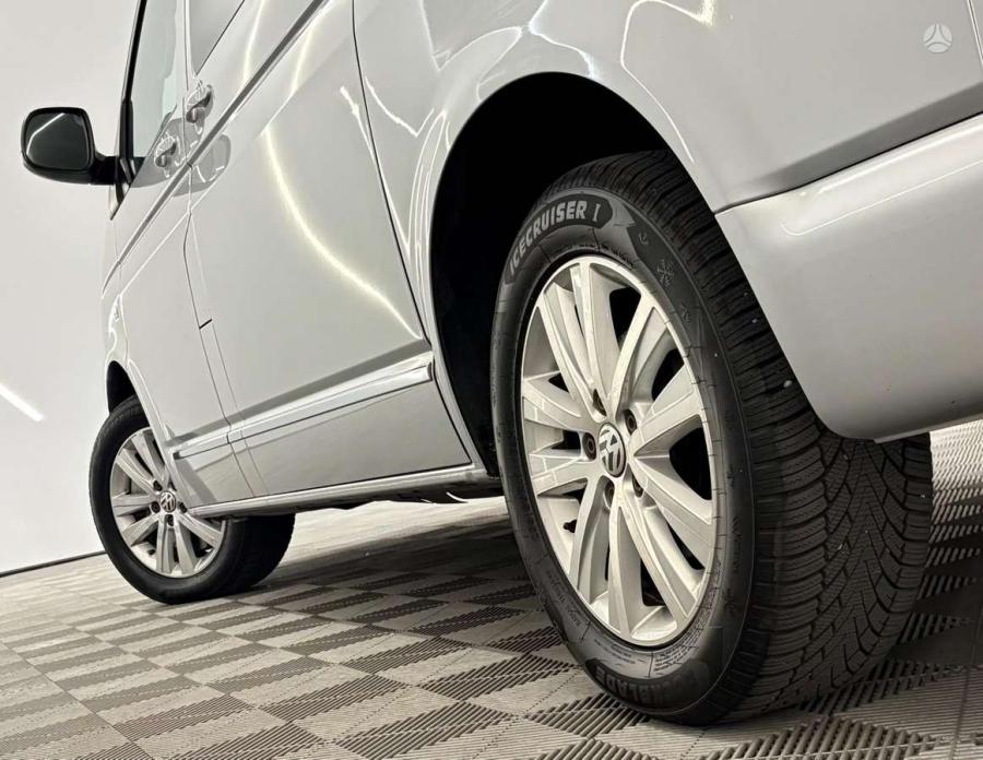 Pelēks Volkswagen Multivan 2015 Marijampole, ar dzinēja tilpumu 1.97 L un nobraukumu 259 tūkst. km par 17450 €, foto 26 vietnē AUTOMOTO.COM.LV