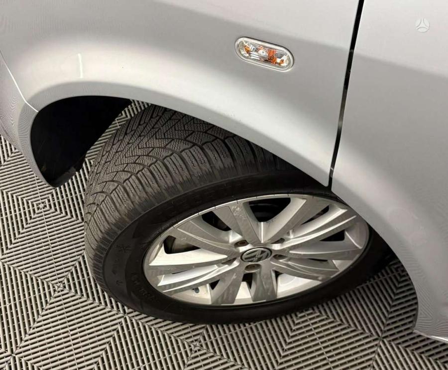 Pelēks Volkswagen Multivan 2015 Marijampole, ar dzinēja tilpumu 1.97 L un nobraukumu 259 tūkst. km par 17450 €, foto 27 vietnē AUTOMOTO.COM.LV