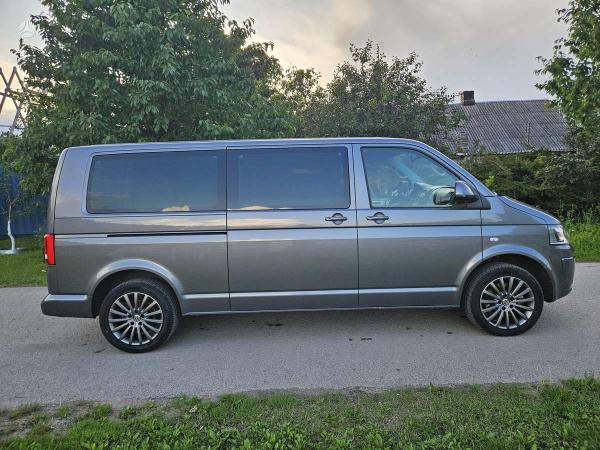 Grey Volkswagen Multivan 2015 in Prienai, with an engine capacity of 1.97 L and mileage of 167 thousand km for 17300 €, photo 3 on AUTOMOTO.COM.LV