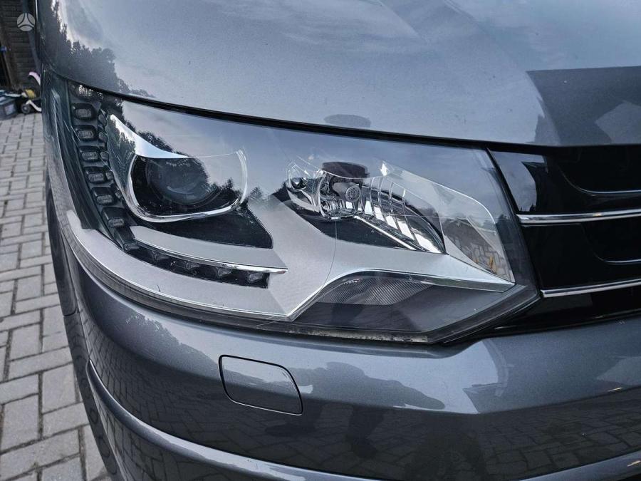 Grey Volkswagen Multivan 2015 in Prienai, with an engine capacity of 1.97 L and mileage of 167 thousand km for 17300 €, photo 4 on AUTOMOTO.COM.LV