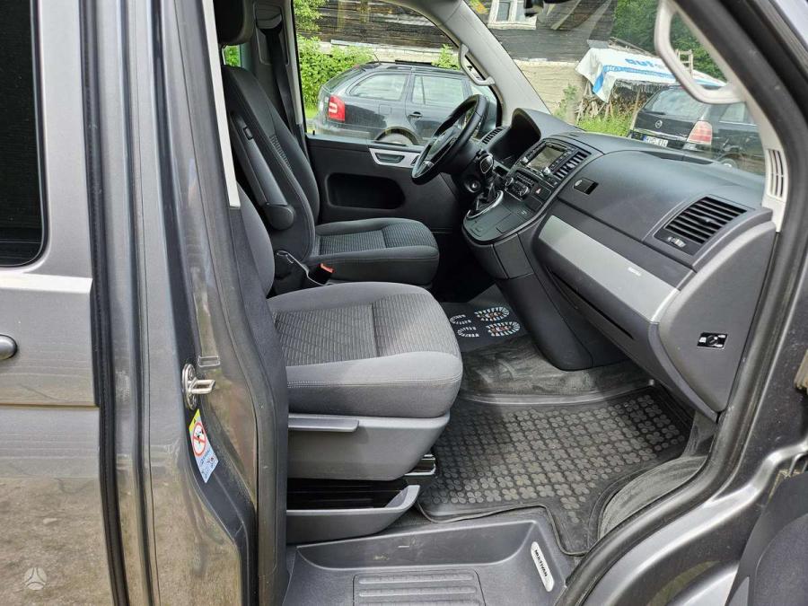 Grey Volkswagen Multivan 2015 in Prienai, with an engine capacity of 1.97 L and mileage of 167 thousand km for 17300 €, photo 6 on AUTOMOTO.COM.LV