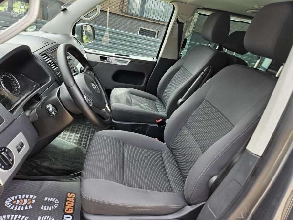 Grey Volkswagen Multivan 2015 in Prienai, with an engine capacity of 1.97 L and mileage of 167 thousand km for 17300 €, photo 7 on AUTOMOTO.COM.LV