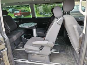 Grey Volkswagen Multivan 2015 in Prienai, with an engine capacity of 1.97 L and mileage of 167 thousand km for 17300 €, photo 8 on AUTOMOTO.COM.LV