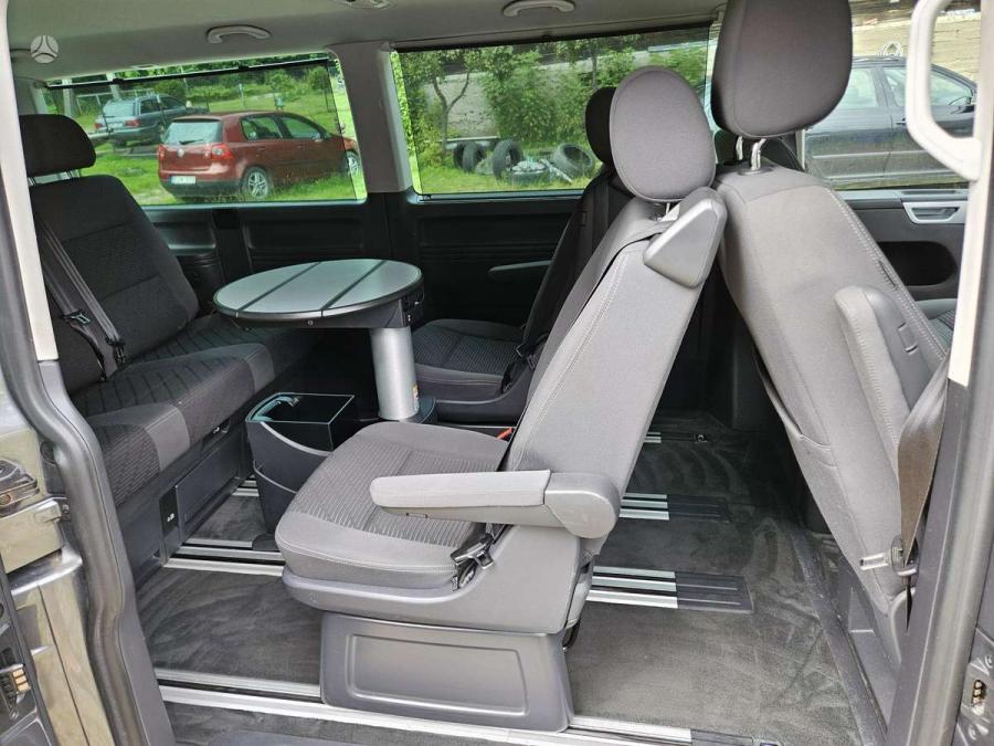 Grey Volkswagen Multivan 2015 in Prienai, with an engine capacity of 1.97 L and mileage of 167 thousand km for 17300 €, photo 8 on AUTOMOTO.COM.LV