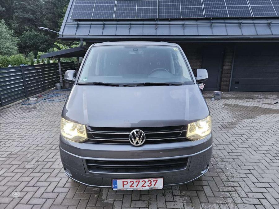 Grey Volkswagen Multivan 2015 in Prienai, with an engine capacity of 1.97 L and mileage of 167 thousand km for 17300 €, photo 13 on AUTOMOTO.COM.LV