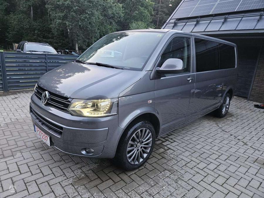 Grey Volkswagen Multivan 2015 in Prienai, with an engine capacity of 1.97 L and mileage of 167 thousand km for 17300 €, photo 15 on AUTOMOTO.COM.LV
