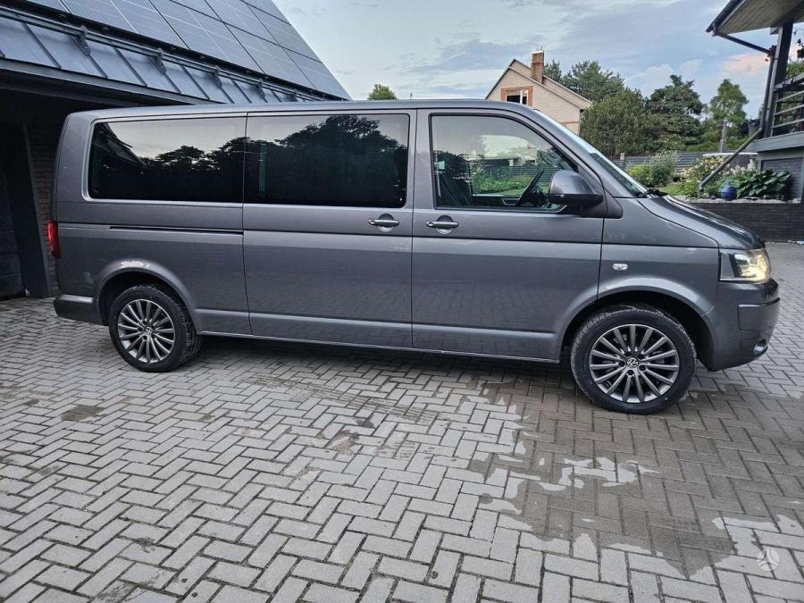 Grey Volkswagen Multivan 2015 in Prienai, with an engine capacity of 1.97 L and mileage of 167 thousand km for 17300 €, photo 20 on AUTOMOTO.COM.LV