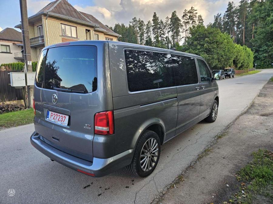 Grey Volkswagen Multivan 2015 in Prienai, with an engine capacity of 1.97 L and mileage of 167 thousand km for 17300 €, photo 22 on AUTOMOTO.COM.LV