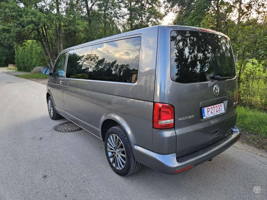 Grey Volkswagen Multivan 2015 in Prienai, with an engine capacity of 1.97 L and mileage of 167 thousand km for 17300 €, photo 23 on AUTOMOTO.COM.LV