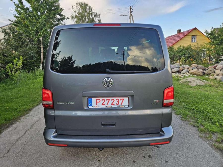 Grey Volkswagen Multivan 2015 in Prienai, with an engine capacity of 1.97 L and mileage of 167 thousand km for 17300 €, photo 27 on AUTOMOTO.COM.LV