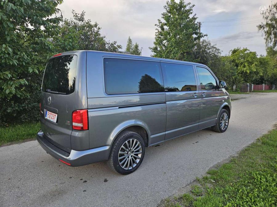 Grey Volkswagen Multivan 2015 in Prienai, with an engine capacity of 1.97 L and mileage of 167 thousand km for 17300 €, photo 28 on AUTOMOTO.COM.LV