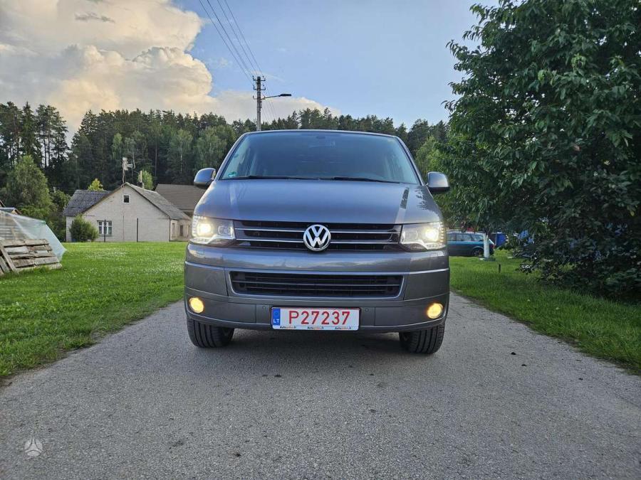 Grey Volkswagen Multivan 2015 in Prienai, with an engine capacity of 1.97 L and mileage of 167 thousand km for 17300 €, photo 30 on AUTOMOTO.COM.LV