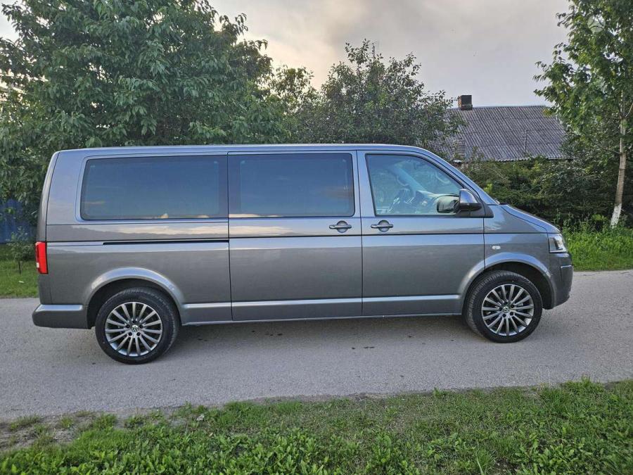 Grey Volkswagen Multivan 2015 in Prienai, with an engine capacity of 1.97 L and mileage of 167 thousand km for 17300 €, photo 34 on AUTOMOTO.COM.LV