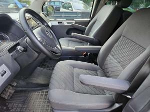 Grey Volkswagen Multivan 2015 in Prienai, with an engine capacity of 1.97 L and mileage of 167 thousand km for 17300 €, photo 42 on AUTOMOTO.COM.LV