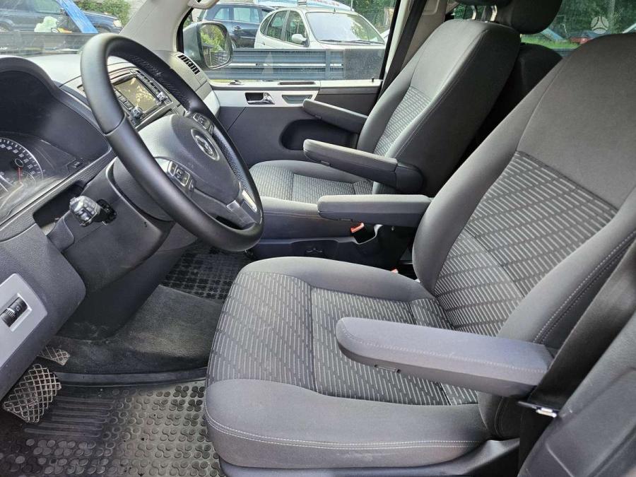 Grey Volkswagen Multivan 2015 in Prienai, with an engine capacity of 1.97 L and mileage of 167 thousand km for 17300 €, photo 42 on AUTOMOTO.COM.LV