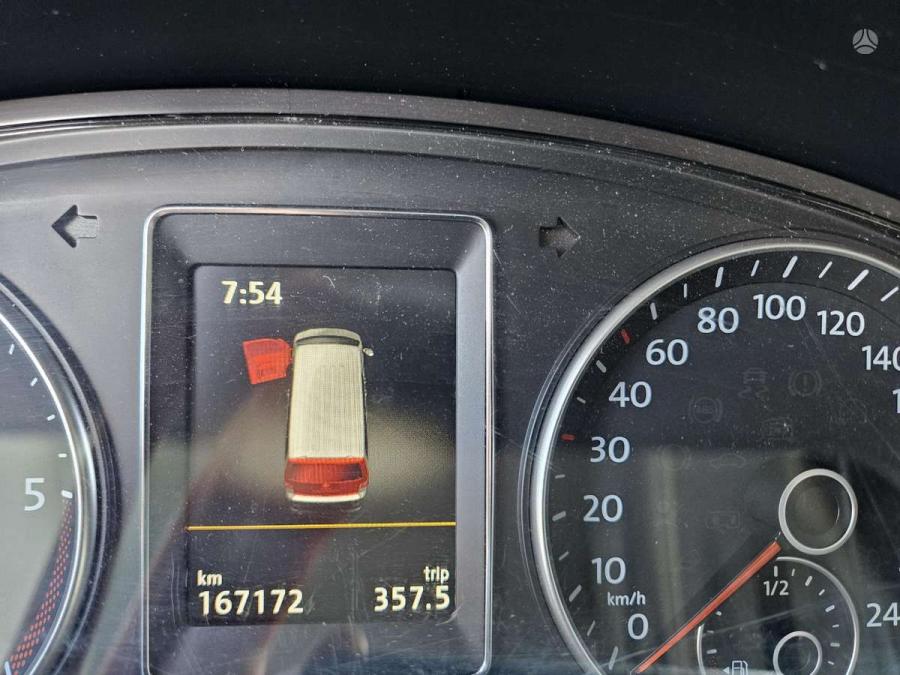 Grey Volkswagen Multivan 2015 in Prienai, with an engine capacity of 1.97 L and mileage of 167 thousand km for 17300 €, photo 43 on AUTOMOTO.COM.LV