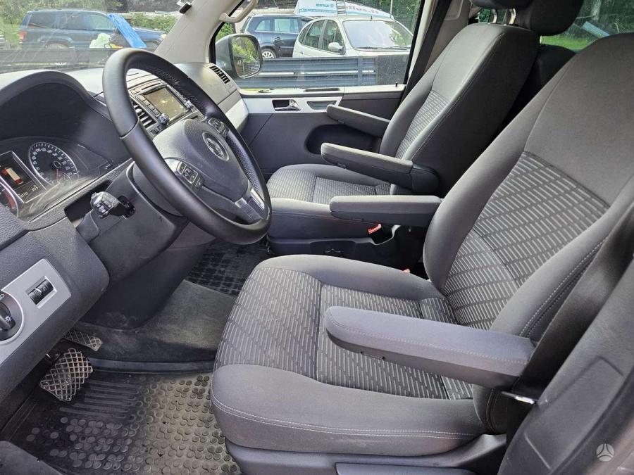 Grey Volkswagen Multivan 2015 in Prienai, with an engine capacity of 1.97 L and mileage of 167 thousand km for 17300 €, photo 44 on AUTOMOTO.COM.LV