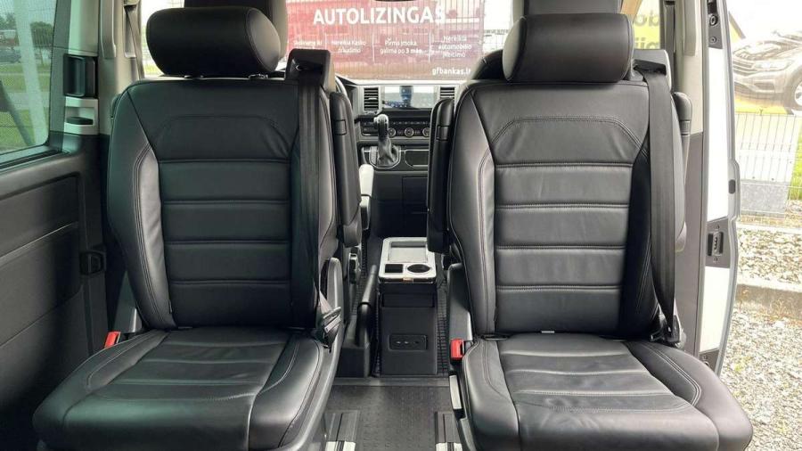 Pelēks Volkswagen Multivan 2017 Marijampole, ar dzinēja tilpumu 1.97 L un nobraukumu 155 tūkst. km par 22490 €, foto 4 vietnē AUTOMOTO.COM.LV