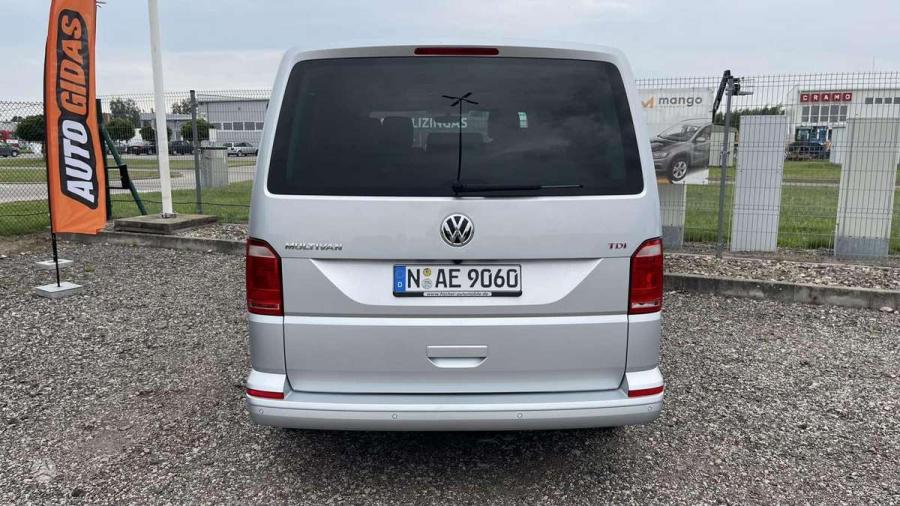 Pelēks Volkswagen Multivan 2017 Marijampole, ar dzinēja tilpumu 1.97 L un nobraukumu 155 tūkst. km par 22490 €, foto 9 vietnē AUTOMOTO.COM.LV