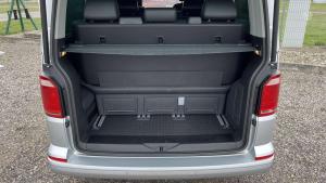 Pelēks Volkswagen Multivan 2017 Marijampole, ar dzinēja tilpumu 1.97 L un nobraukumu 155 tūkst. km par 22490 €, foto 17 vietnē AUTOMOTO.COM.LV