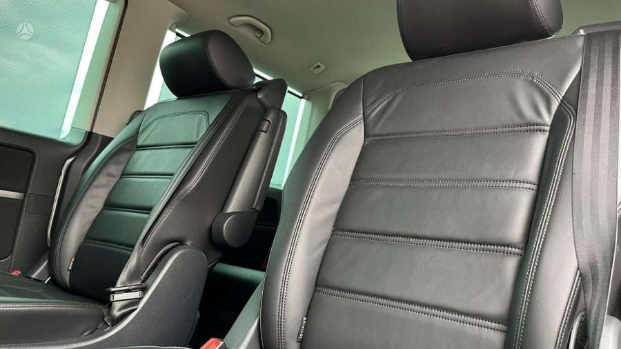 Pelēks Volkswagen Multivan 2017 Marijampole, ar dzinēja tilpumu 1.97 L un nobraukumu 155 tūkst. km par 22490 €, foto 20 vietnē AUTOMOTO.COM.LV