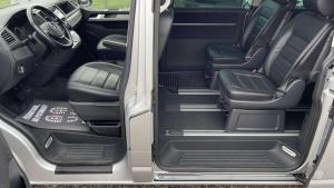 Pelēks Volkswagen Multivan 2017 Marijampole, ar dzinēja tilpumu 1.97 L un nobraukumu 155 tūkst. km par 22490 €, foto 27 vietnē AUTOMOTO.COM.LV