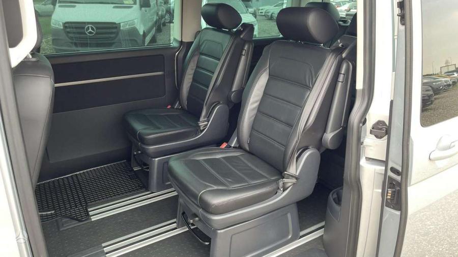 Pelēks Volkswagen Multivan 2017 Marijampole, ar dzinēja tilpumu 1.97 L un nobraukumu 155 tūkst. km par 22490 €, foto 28 vietnē AUTOMOTO.COM.LV