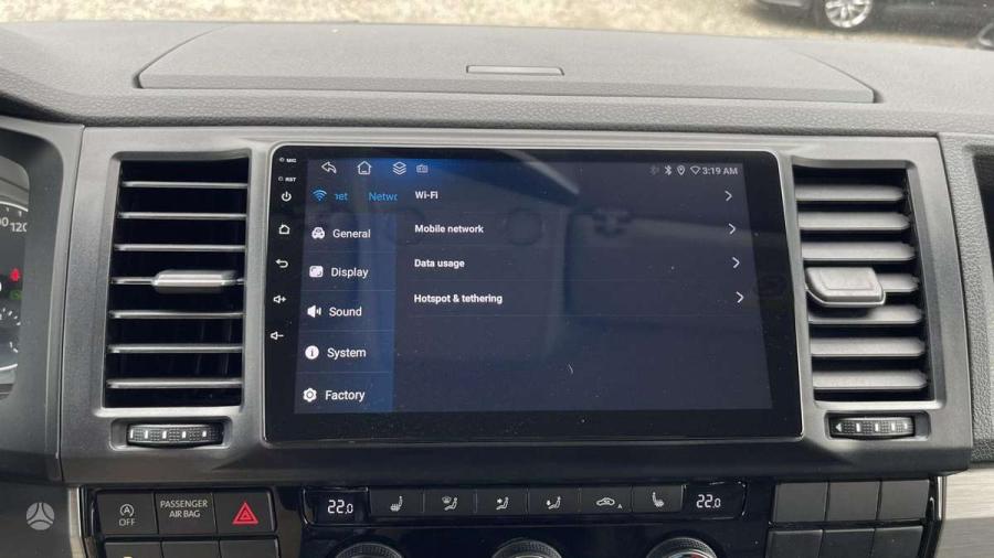 Pelēks Volkswagen Multivan 2017 Marijampole, ar dzinēja tilpumu 1.97 L un nobraukumu 155 tūkst. km par 22490 €, foto 37 vietnē AUTOMOTO.COM.LV