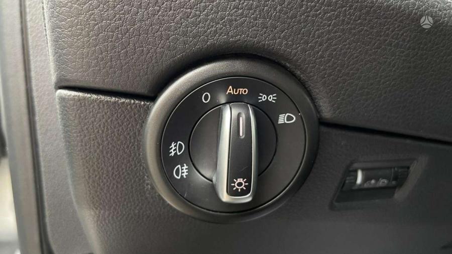 Pelēks Volkswagen Multivan 2017 Marijampole, ar dzinēja tilpumu 1.97 L un nobraukumu 155 tūkst. km par 22490 €, foto 39 vietnē AUTOMOTO.COM.LV