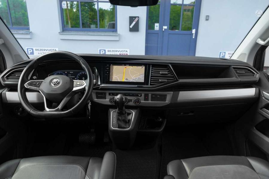 Pelēks Volkswagen Multivan 2019 Viļņa, ar dzinēja tilpumu 1.97 L un nobraukumu 217 tūkst. km par 31900 €, foto 5 vietnē AUTOMOTO.COM.LV