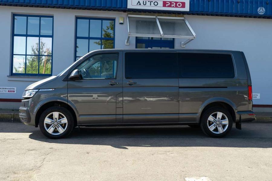 Pelēks Volkswagen Multivan 2019 Viļņa, ar dzinēja tilpumu 1.97 L un nobraukumu 217 tūkst. km par 31900 €, foto 8 vietnē AUTOMOTO.COM.LV