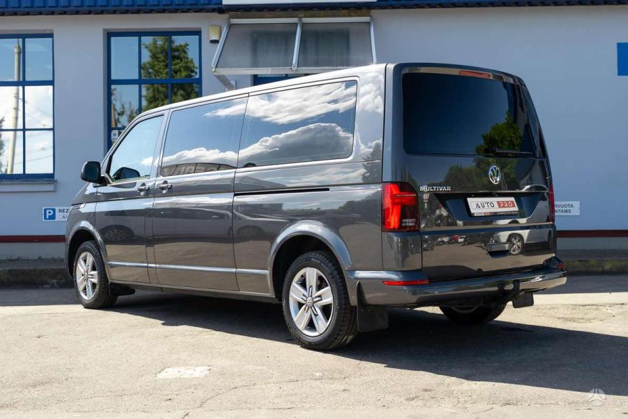 Pelēks Volkswagen Multivan 2019 Viļņa, ar dzinēja tilpumu 1.97 L un nobraukumu 217 tūkst. km par 31900 €, foto 11 vietnē AUTOMOTO.COM.LV