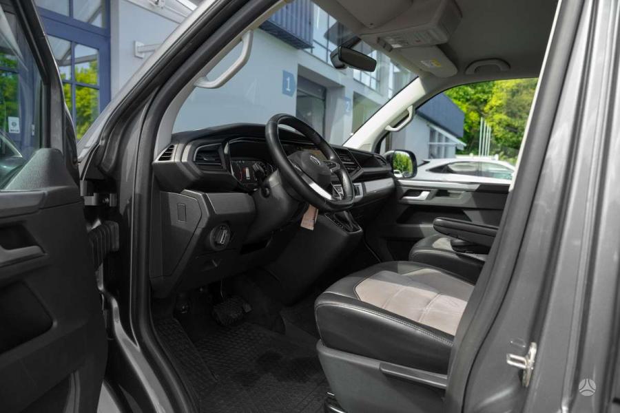 Pelēks Volkswagen Multivan 2019 Viļņa, ar dzinēja tilpumu 1.97 L un nobraukumu 217 tūkst. km par 31900 €, foto 12 vietnē AUTOMOTO.COM.LV